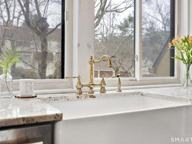 3 bedroom, Canton CT 06019 102064383