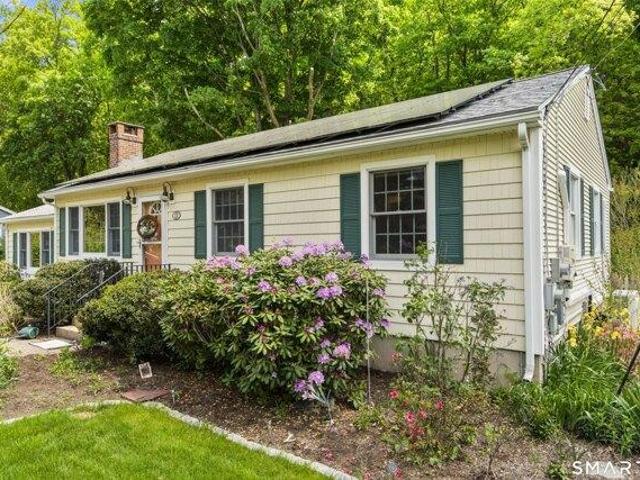 3 bedroom, Canton CT 06019 102823658
