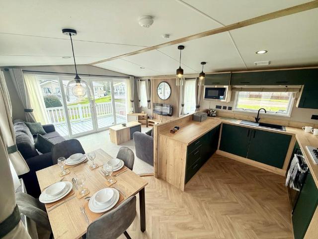 3 bedroom caravan for sale