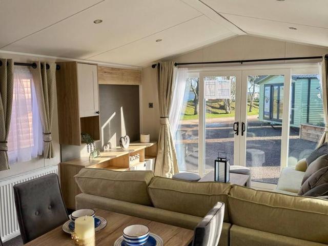 3 bedroom caravan for sale