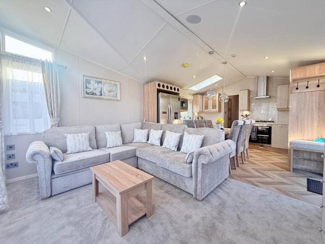 3 bedroom caravan for sale