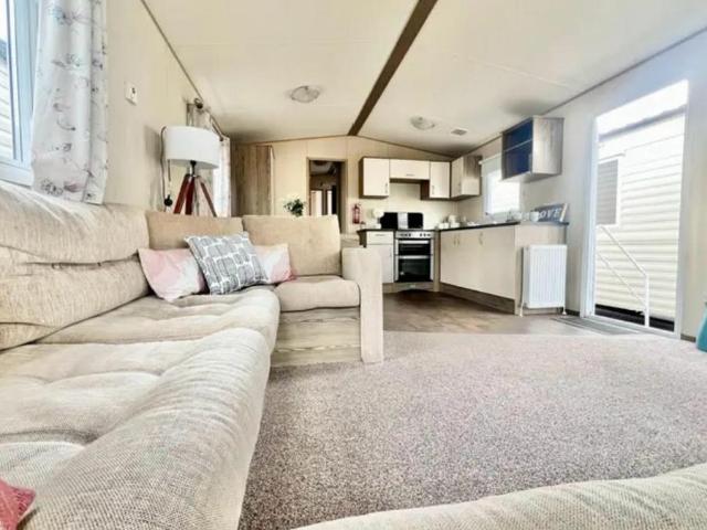 3 bedroom caravan for sale