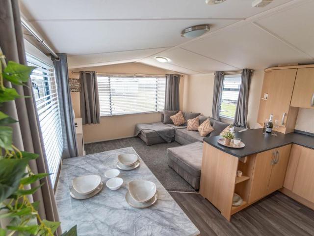 3 bedroom caravan for sale
