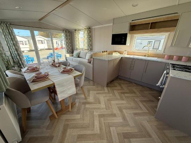 3 bedroom caravan for sale
