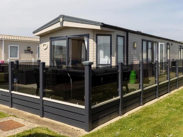 3 bedroom caravan for sale