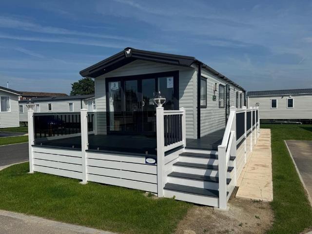 3 bedroom caravan for sale