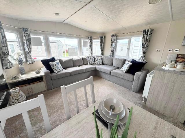3 bedroom caravan for sale