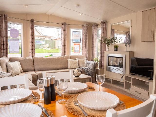 3 bedroom caravan for sale