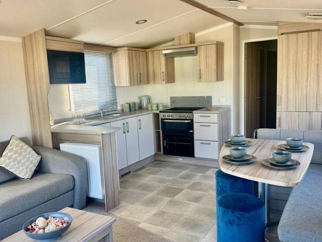 3 bedroom caravan for sale