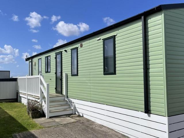3 bedroom caravan for sale