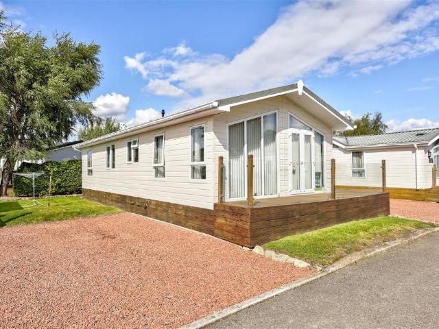 3 bedroom caravan for sale