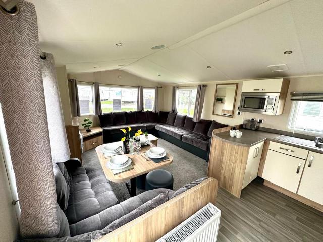 3 bedroom caravan for sale