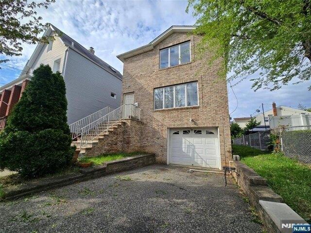 3 bedroom, Carlstadt NJ 07072 105143515