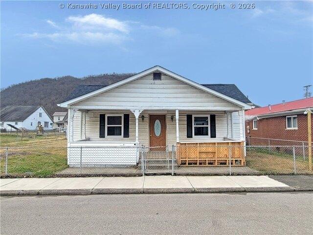3 bedroom, Cedar Grove WV 25039 103626523