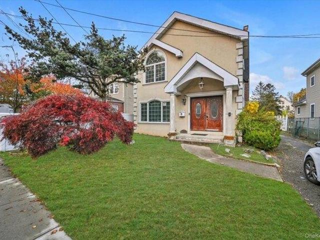 3 bedroom, Cedarhurst NY 11516 96354813