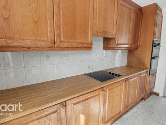 3 bedroom chalet for rent in Lawns Way, Romford, RM5