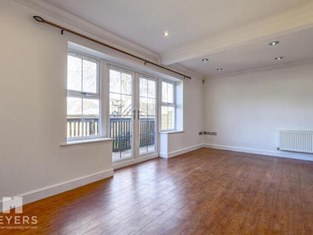 3 bedroom chalet for rent in Stour Gardens, Bournemouth, BH10 6, BH10