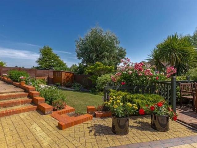 3 bedroom chalet for sale in Maple Close, Worthing, BN13