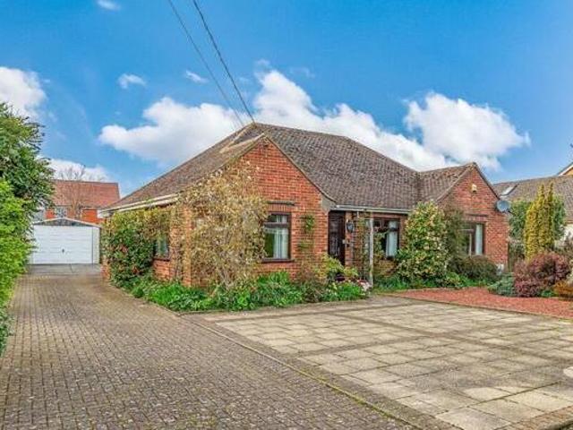 3 Bedroom Chalet For Sale In Alresford, Colchester