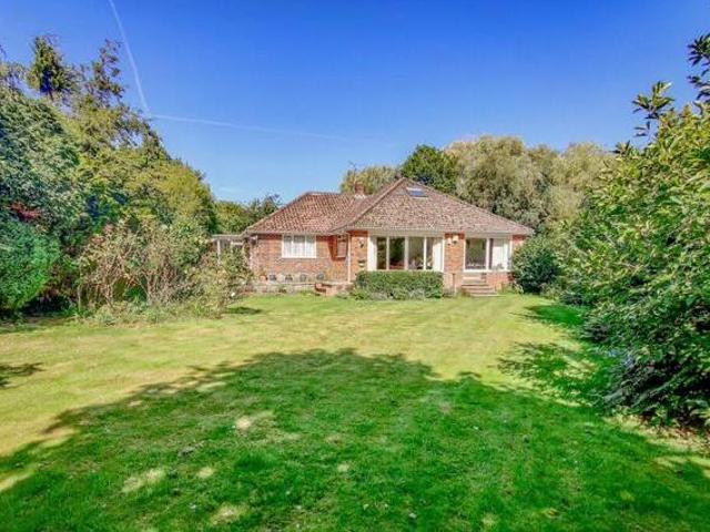 3 Bedroom Chalet For Sale In Bransgore, Christchurch