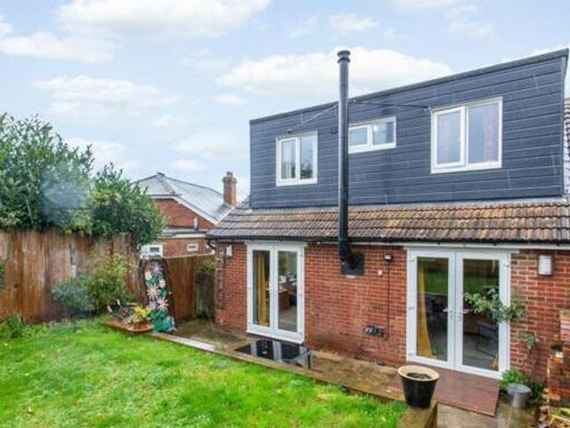3 Bedroom Chalet For Sale In Chartham