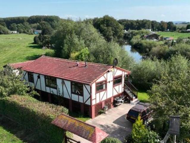 3 Bedroom Chalet For Sale In Chester, Cheshire West And Chester