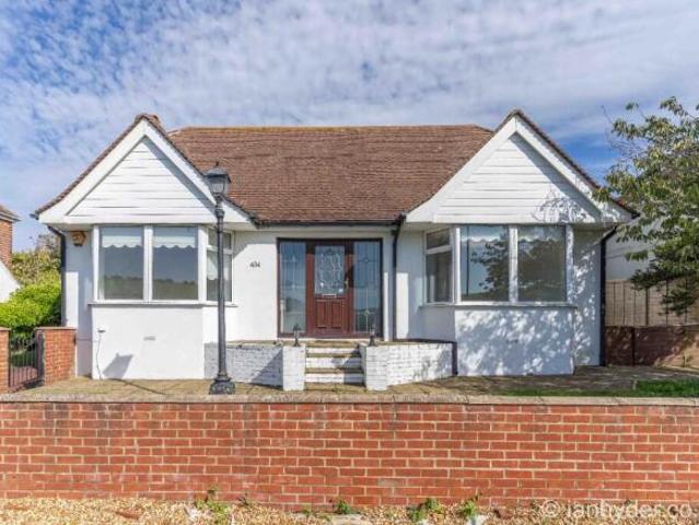 3 bedroom chalet for sale in Falmer Road, Woodingdean, BN2