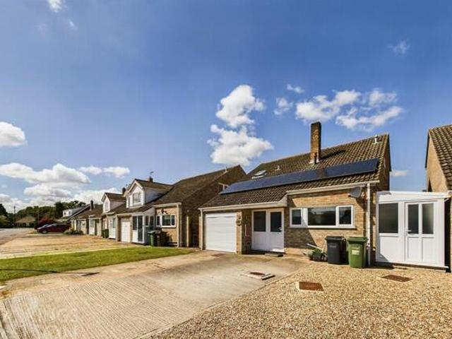 3 Bedroom Chalet For Sale In Roydon