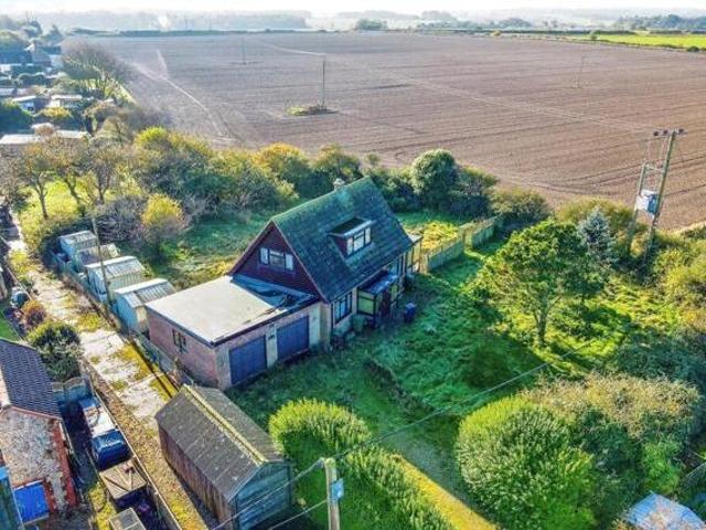 3 Bedroom Chalet For Sale In Trimingham