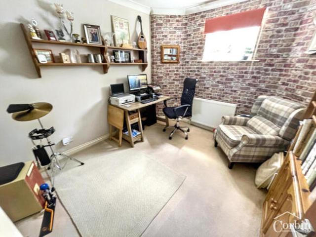 3 bedroom chalet for sale in Walliscott Road, Bournemouth, BH11 8, BH11