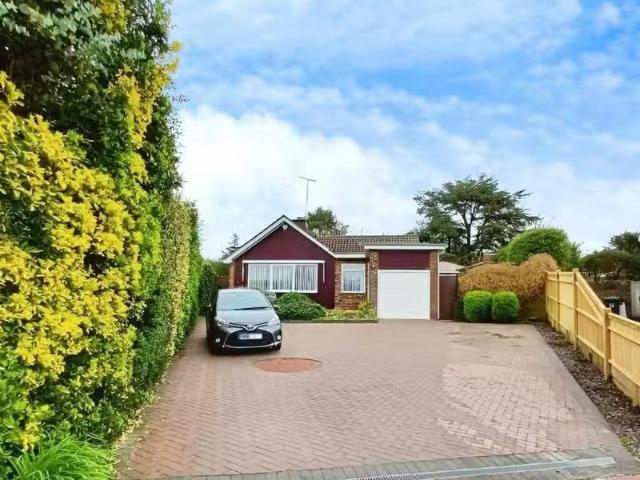 3 bedroom chalet for sale in West Way, High Salvington, Worthi.