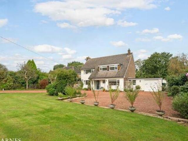 3 Bedroom Chalet For Sale In Wimborne