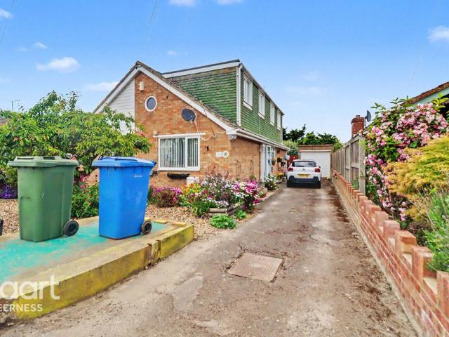 3 bedroom chalet for sale