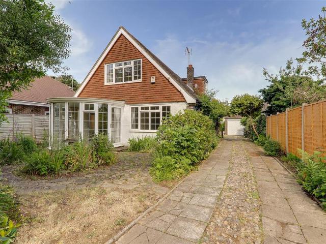 3 bedroom chalet for sale