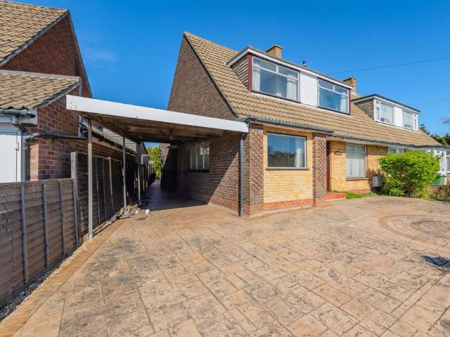 3 bedroom semi detached house for sale