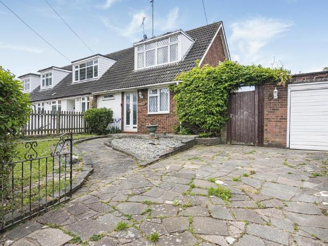 3 bedroom chalet for sale