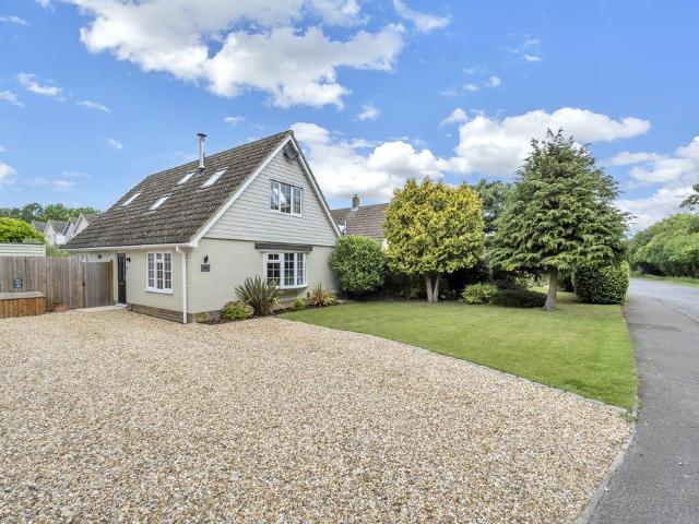 3 bedroom chalet for sale