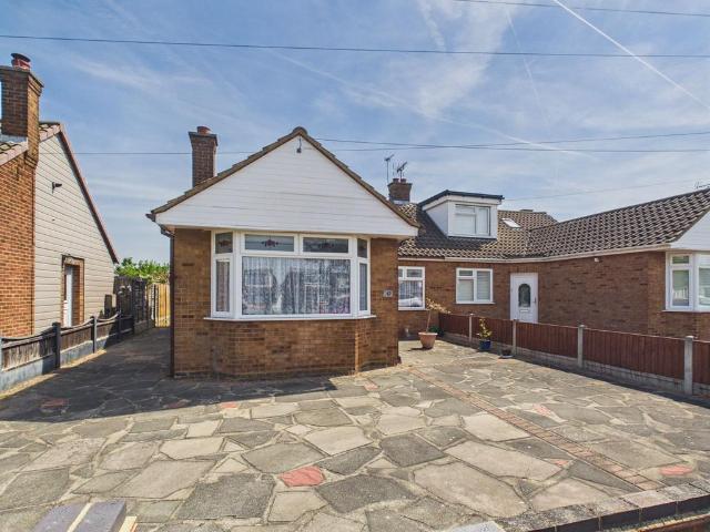 3 bedroom chalet for sale