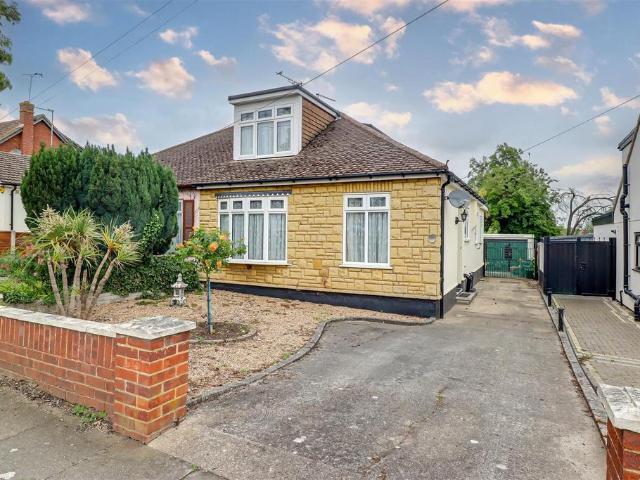 3 bedroom chalet for sale