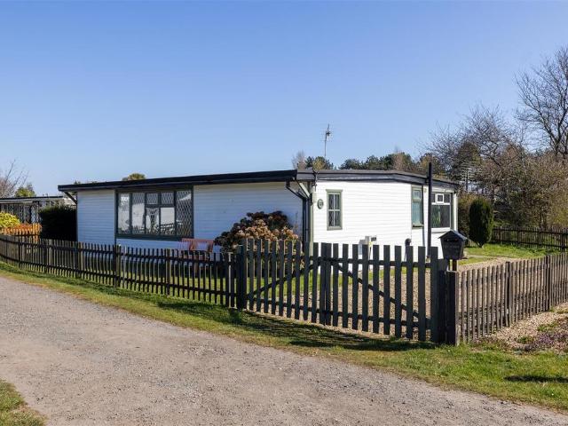 3 bedroom chalet for sale