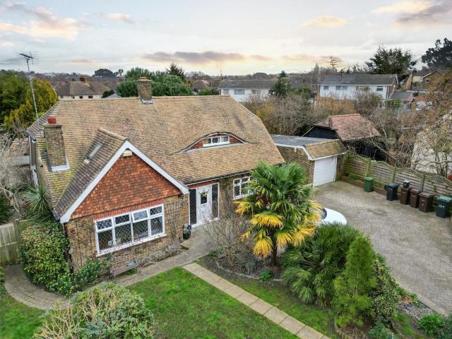3 bedroom chalet for sale