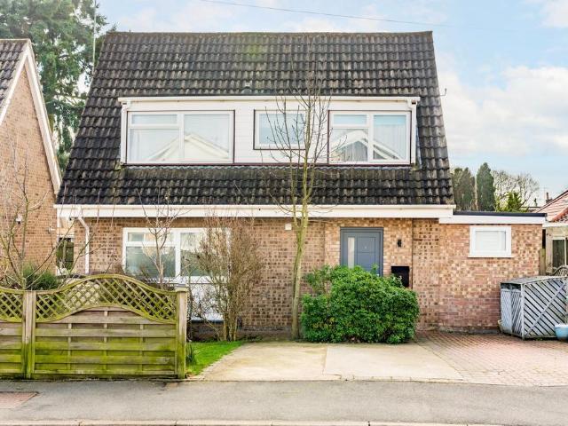 3 bedroom chalet for sale