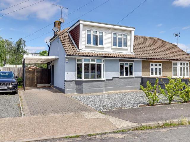3 bedroom chalet for sale