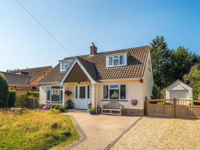 3 bedroom chalet for sale