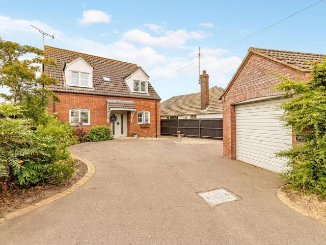 3 bedroom chalet for sale