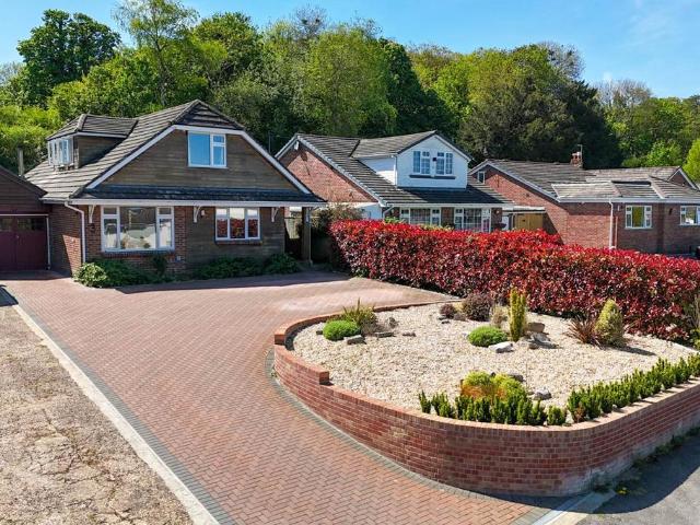 3 bedroom chalet for sale