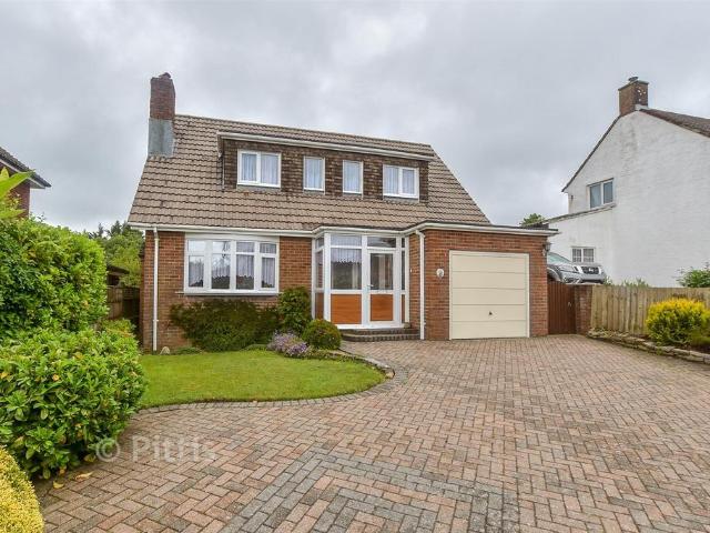 3 bedroom chalet for sale