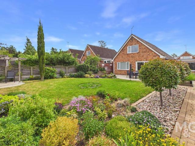 3 bedroom chalet for sale