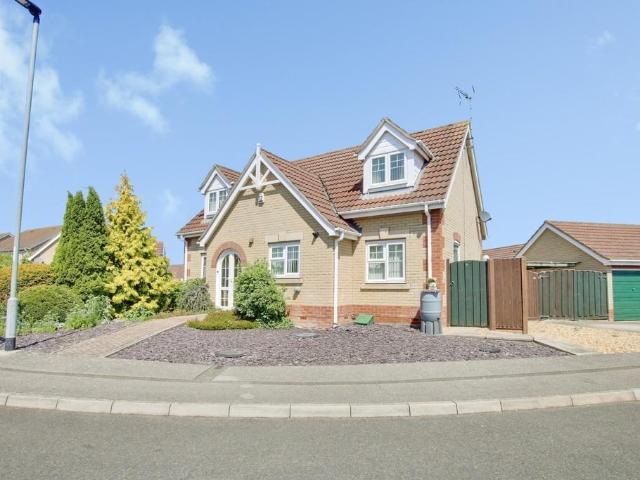 3 bedroom chalet for sale