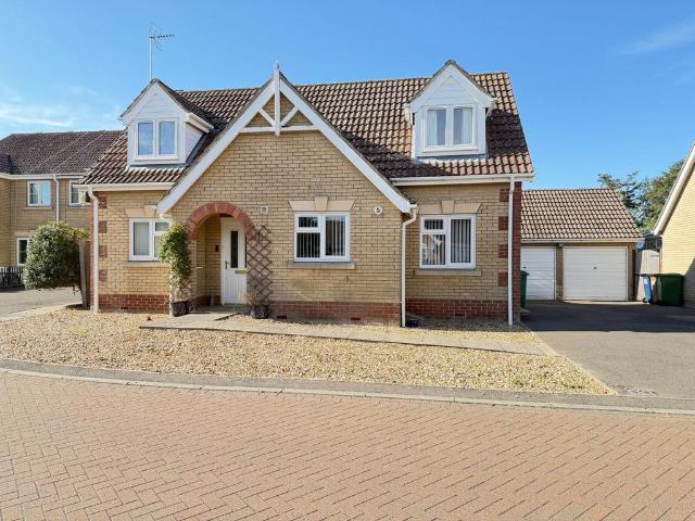 3 bedroom chalet for sale